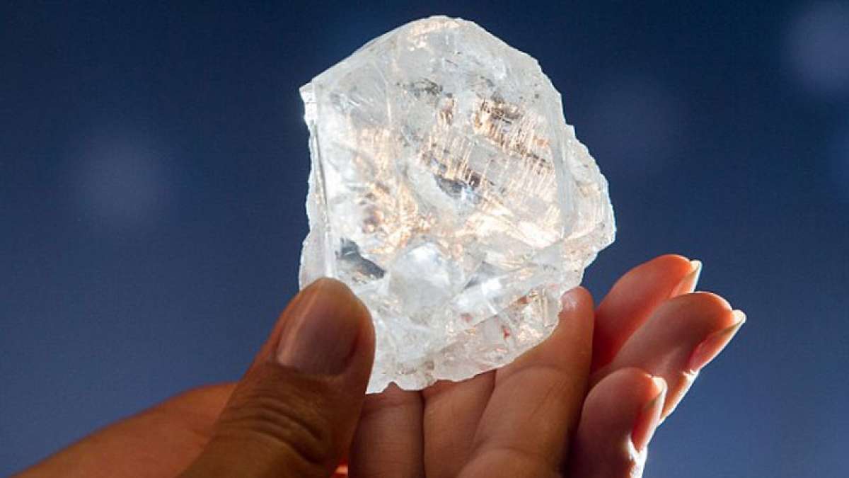 World's largest uncut diamond Lesedi La Rona in five pictures
